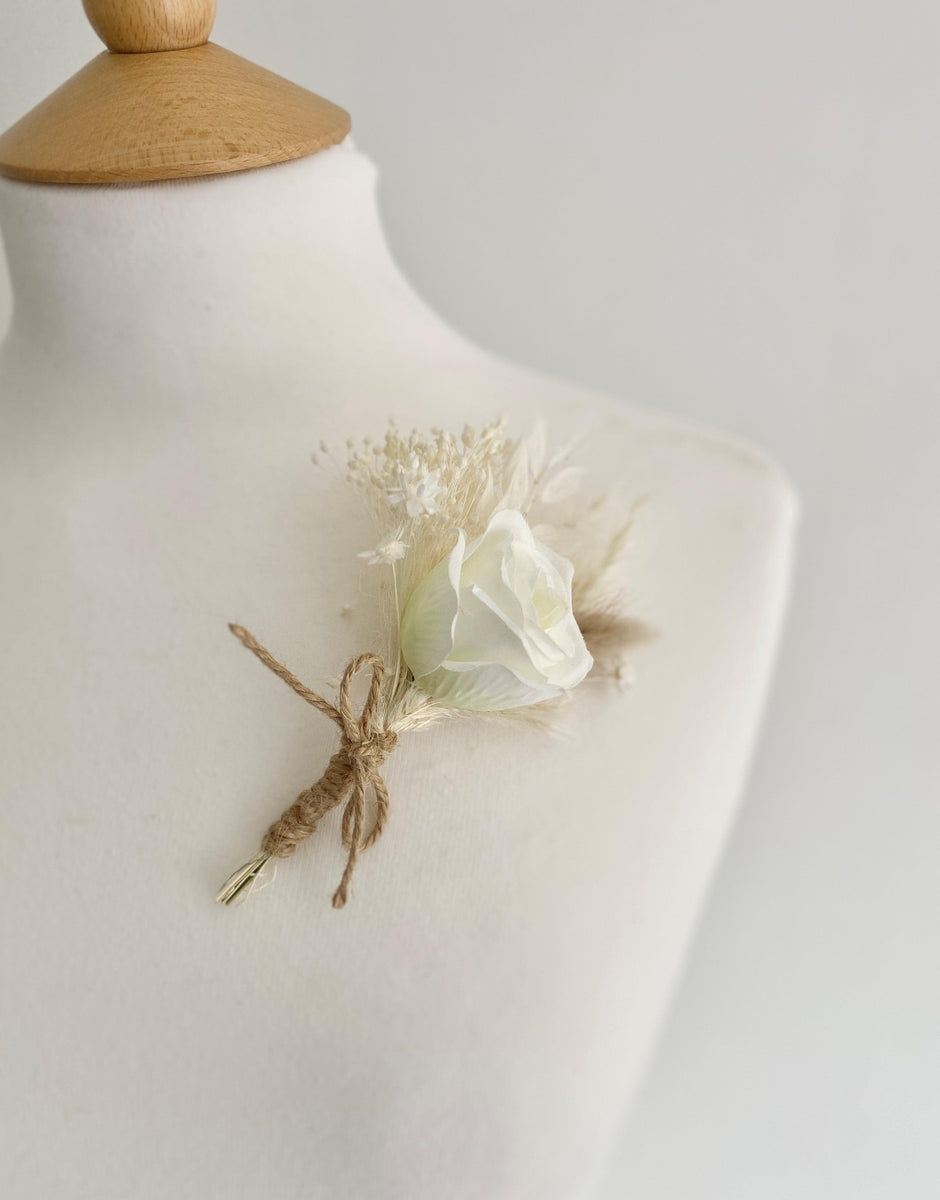 Buttonhole - White Wedding Range – Desert Dreams Dried Flowers